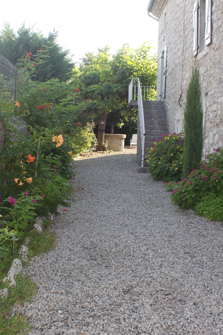 Ruoms Village Médiéval En Ardèche Méridionale - Ruoms
