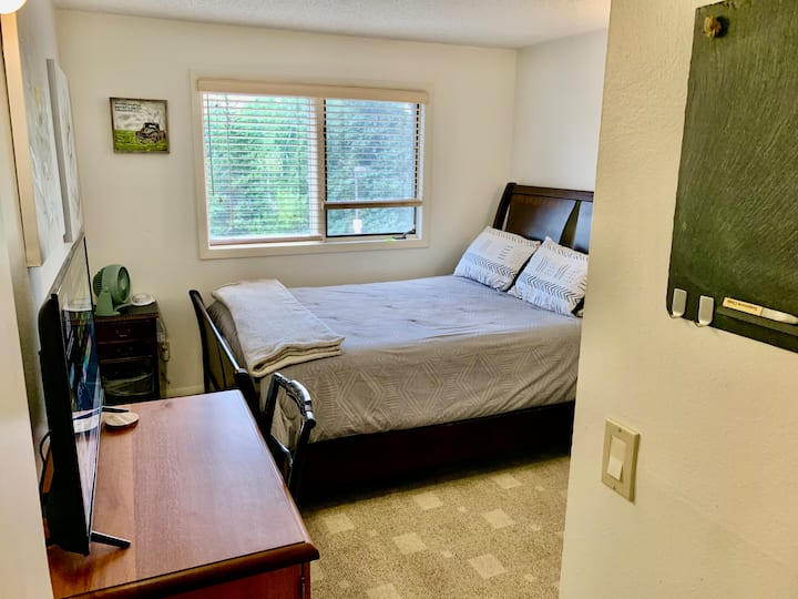 Lovely Room In Condo On Eagle River W/ Fireplace - Avon, CO