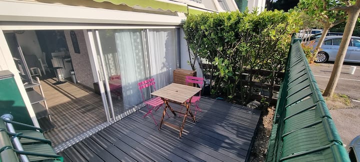 Superbe Appartement Avec Jardinet, Clim Et Parking - Aigues-Mortes