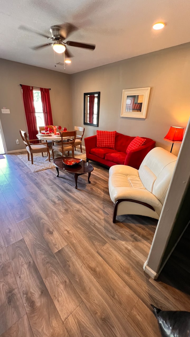 Cozy 3 Bedroom Country Place - Houston, TX
