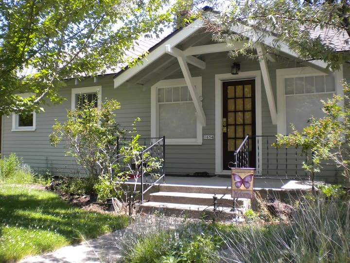 A Cozy Stay At The Westlake Cottage In Bend! - Bend, OR