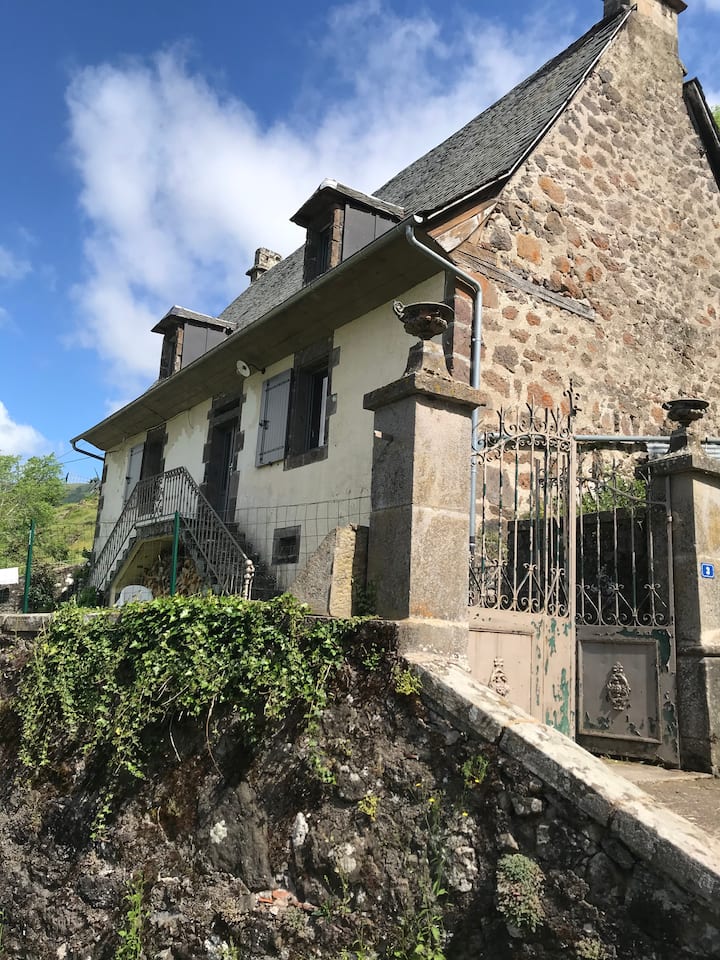 La Ferme Du Liaumiers - Salers