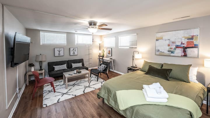 Lake Como Retreat - Steps 2 Park & Lake - Saint Paul, MN