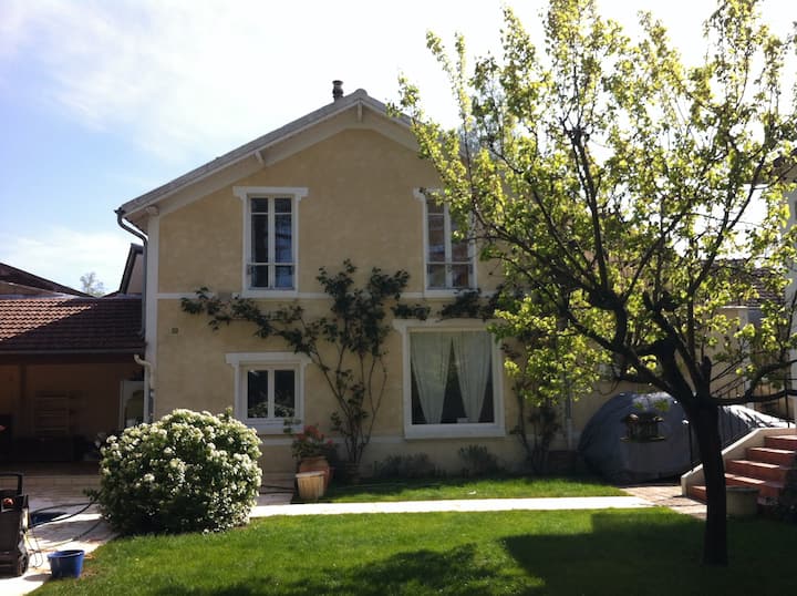 Tt Comfort Et Nature Près De Paris - Sèvres