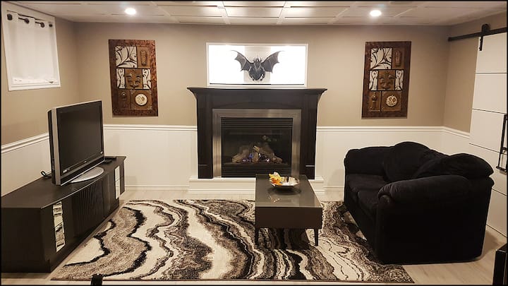 Blossom Park Cozy Basement Studio - Ottawa