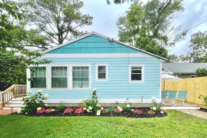 Dewey Beach. Cottage Love. Walk To Beach. Bliss. - Dewey Beach, DE