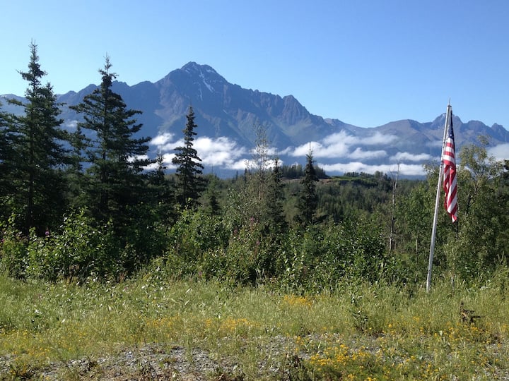 360 View Bed & Breakfast King Room - Palmer, AK