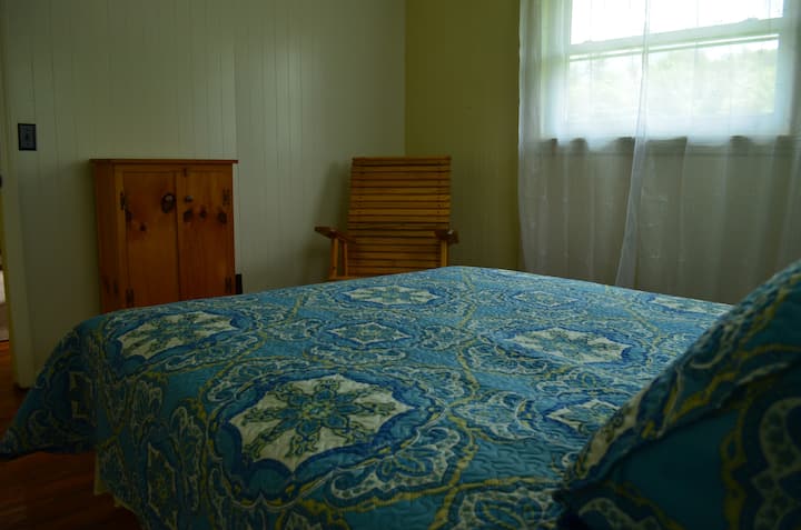 #1 - The Santeetlah:  Simple, Clean, Wifi, Tv! - Robbinsville, NC