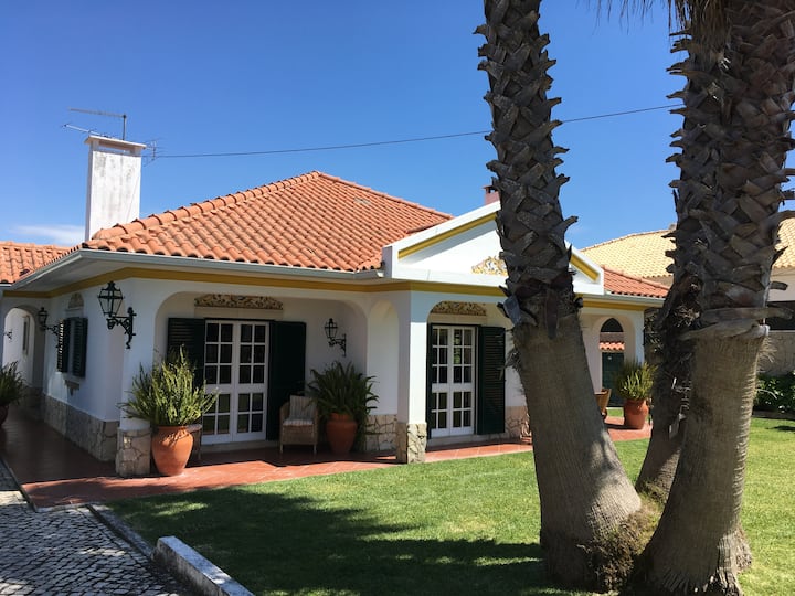 Fantástica Villa Familiar C/piscina E Amplo Jardim - Portinho da Arrábida