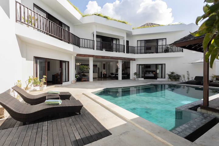 Villa Sawit 5br #Spacious #Walk To Beach - Bali