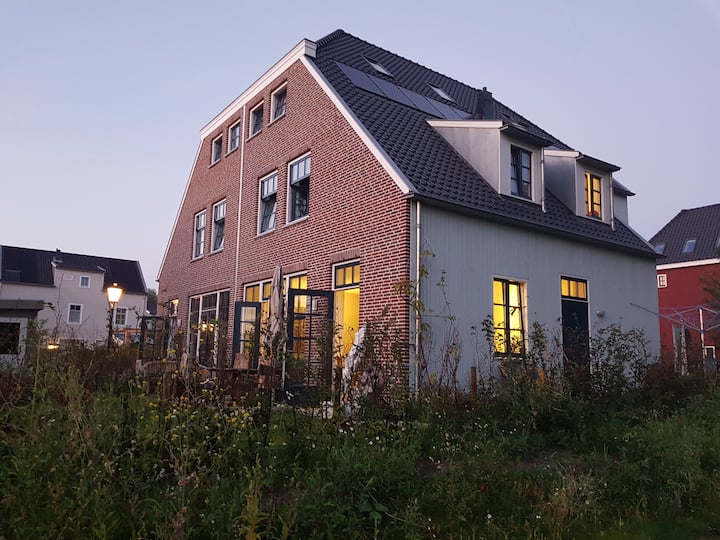 Luxury Home + Garden - 20 Bike Mins To City Center - Ámsterdam