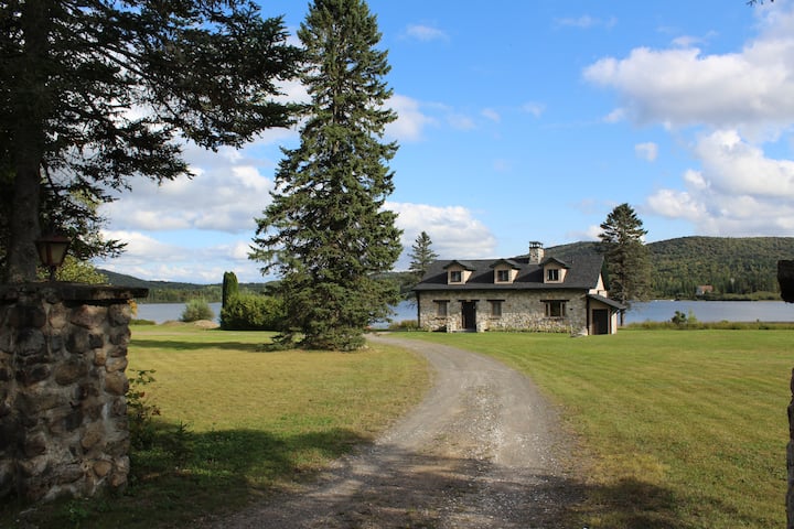 Spacieux Chalet Sur Enorme Propriété(citq #297107) - Saint-Donat
