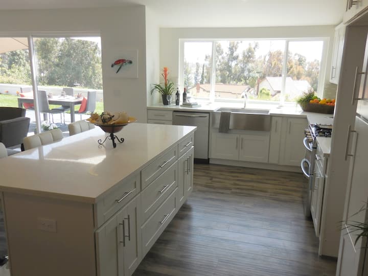 All New Contemporary Open Floorplan - Rancho Santa Margarita, CA