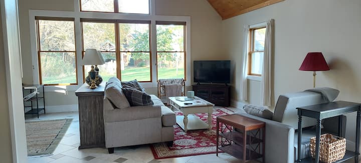 Cozy & Scenic 2b/1b Artist Retreat On Cayuga Inlet - Ithaca, NY