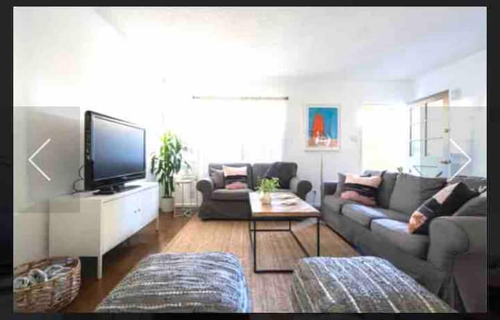 Casita Clara | Abbot Kinney Steps Away - Santa Monica, CA