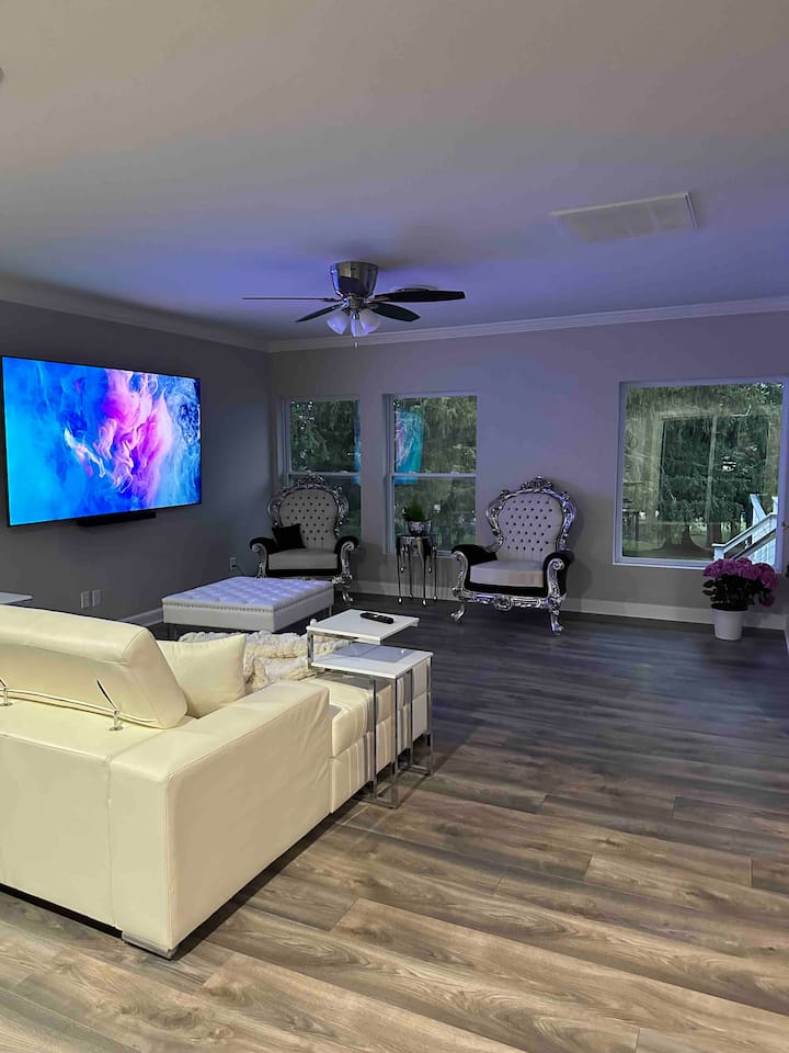 Spa Like Home Near Jeffersonpointe Mall & Downtown - Fort Wayne, IN