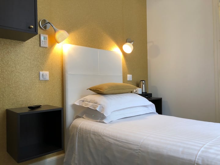 Chambre 1 Personne Dans Villa Belle Epoque - 尼斯