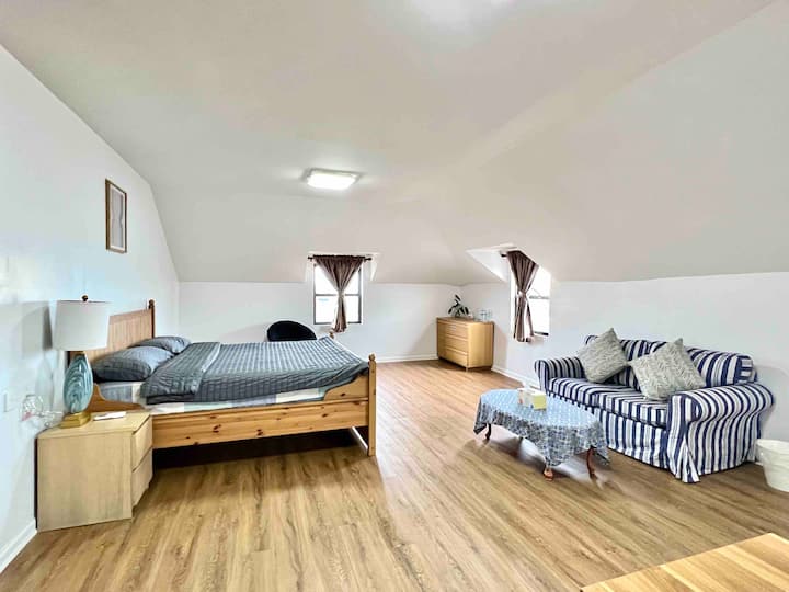 Newly Renovated Master Suite W/ Private Entry - Staten Island, NY