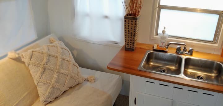 Garden Oasis Vintage Trailer - 9 Yrs Hosting - Tucson, AZ