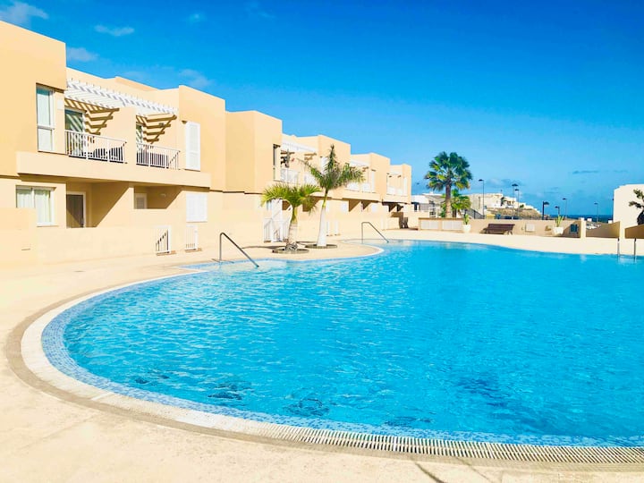 Soleado Apartamento Con Piscina Y Playa - Tenerife