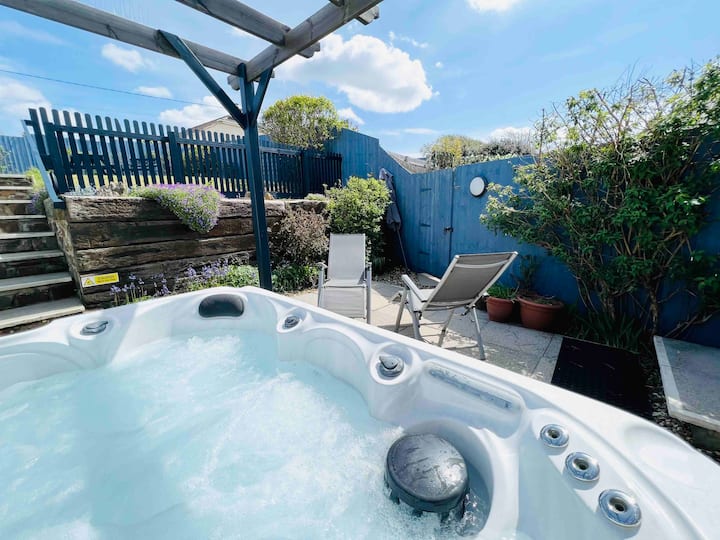 Lundy Lookout! Amazing Views + Hot Tub - Westward Ho!