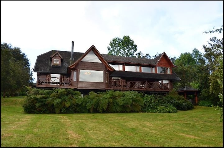 Hermosa Casa Con Orilla Lago Rupanco, Vista Volcán - Futrono