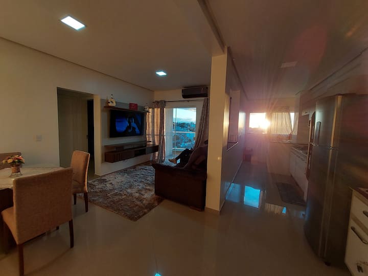 Amplo Apê Com Vista Linda E Localização Top - Chapecó