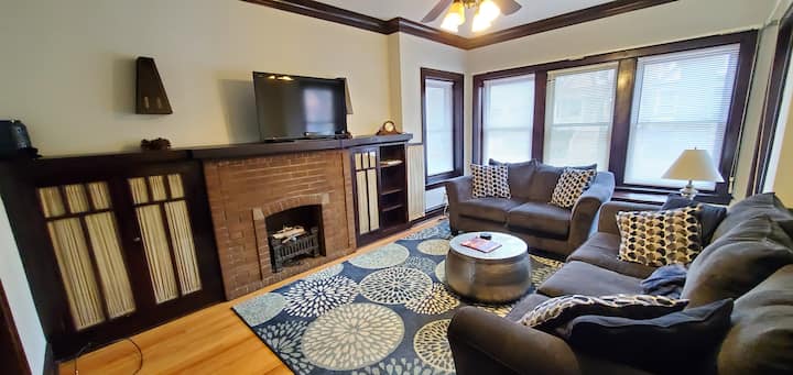 Private 2 Bedroom Malt Row, N Center, Wrigley Home - Wrigleyville - Chicago