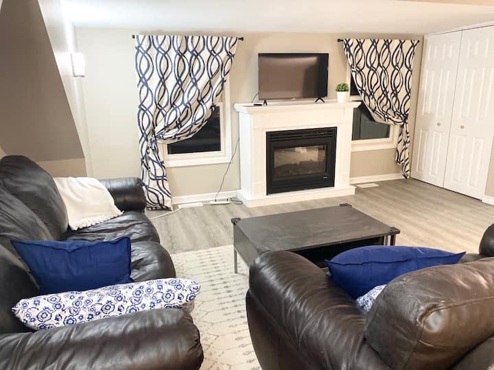 Cozy Rbg 2 Level Large Private Unit In Nature - Burlington