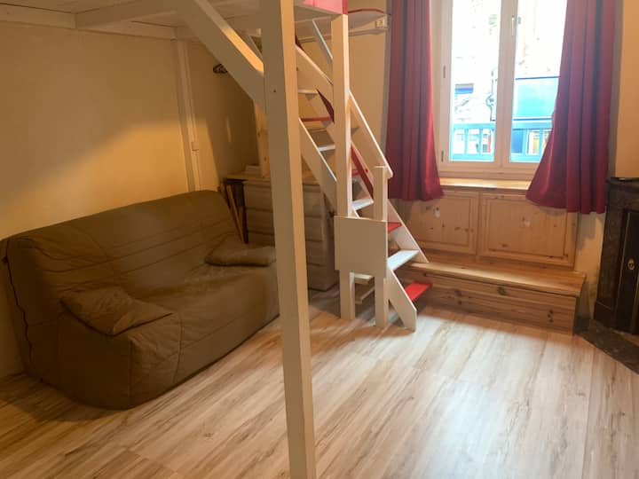Studio Mezzanine 5 Couch. Plein Centre - Cauterets