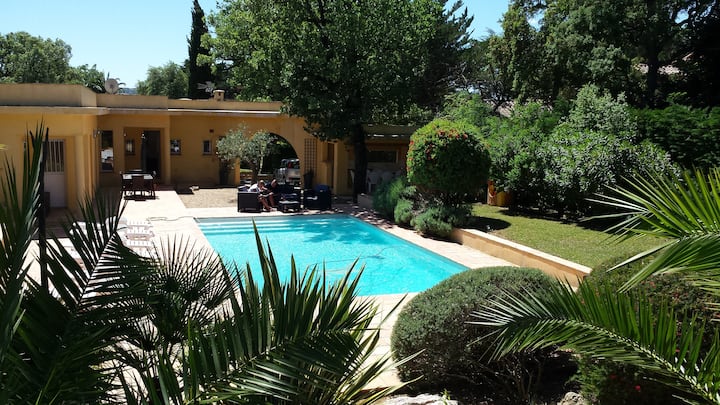 'Le Portail Rouge' Saint Tropez Bay, On The Beach - Grimaud