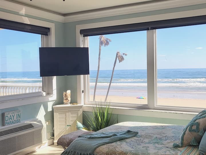 Beautiful Ocean Front Corner Unit. Fully Renovated - Daytona Beach, FL