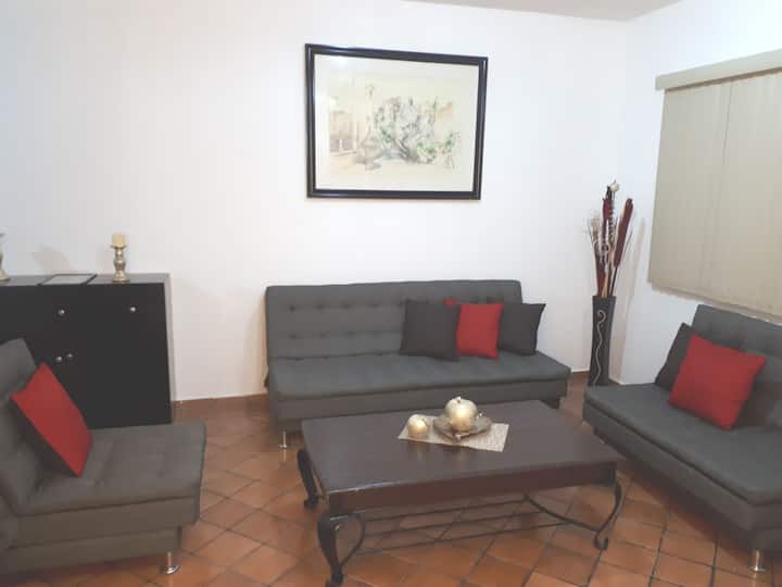 ¡Casa Hermosa, Cómoda,amplia,excelente Ubicación! - León
