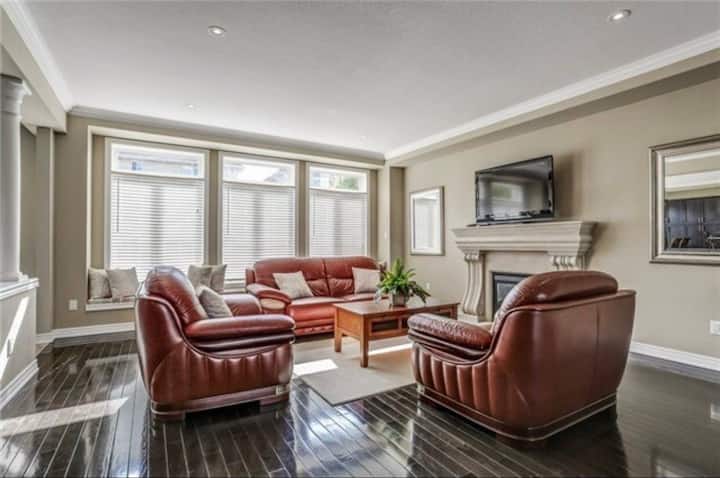 500+ Hamilton Vacation Rentals | Houses and Apartments | Airbnb