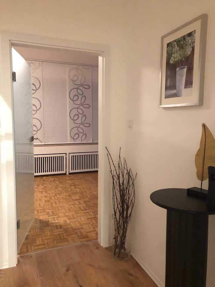 Geräumige Wohnung Mit Garten Und Terrasse - Düsseldorf