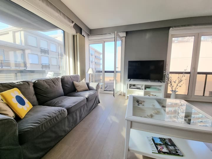 Corner Sea View Family Apartment W/ Terrace & Park - Bruges