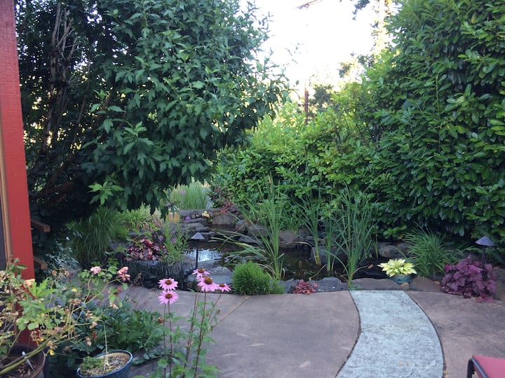 Suite In Home 2 Miles From Hayward/uo - Eugene, OR