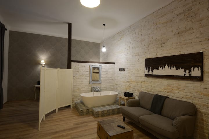 Quiet, Cozy Apartment+a/c, Next To Opera+ruin Pubs - Sziget Festival