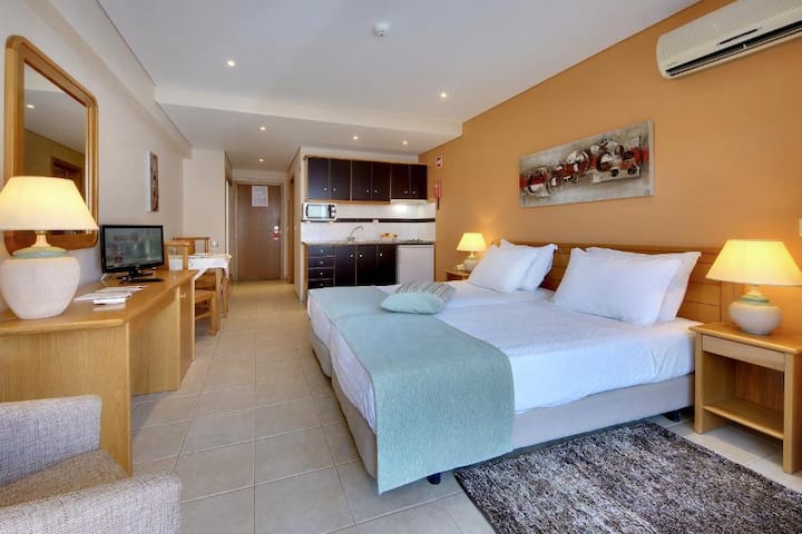 Studio Apartment In Monte Gordo/300m Beach - Monte Gordo