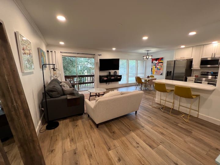 Updated Condo Minutes To Siesta Key Beach - Sarasota, FL