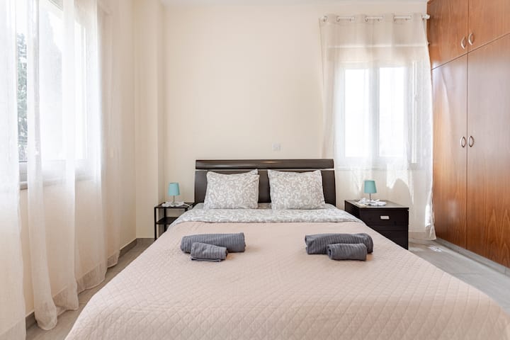 Sun Julz Apartments On The Beach-4 - Paphos