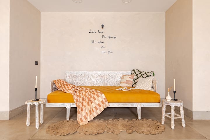 Luxurious 4bhk Haven W/ Balcony | Vaishali Nagar - Jaipur