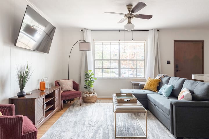 Cozy Retro Casa In Central New Braunfels X Gruene - New Braunfels, TX