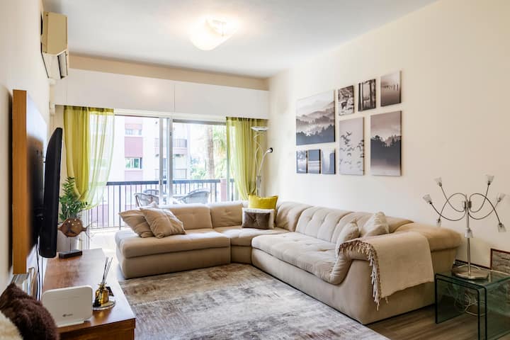 Seaside Pool Garden Holiday Apt - Limassol