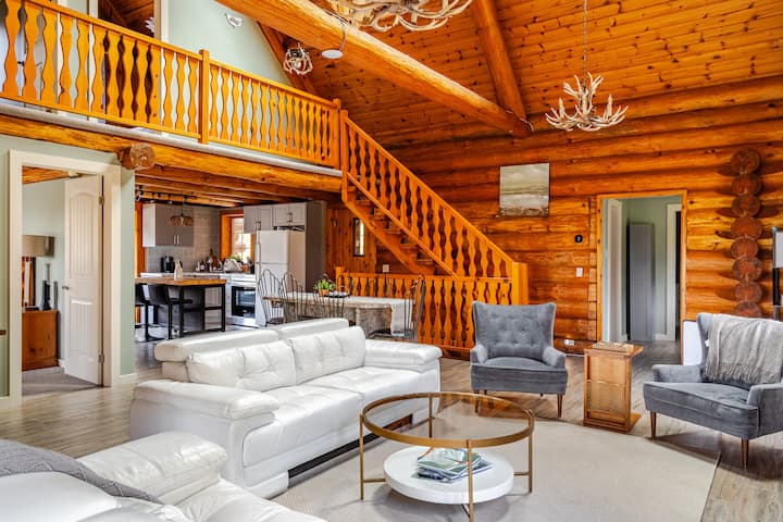 Forest Hideaway - Hamilton, ON, Canada