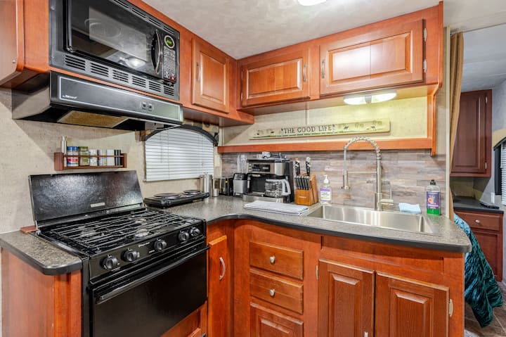 Cozy Bunkhouse With Secure Gate. - Phoenix