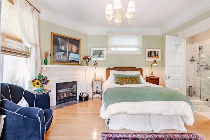 Beautiful Historic Garden Cottage Studio - Stinson Beach, CA