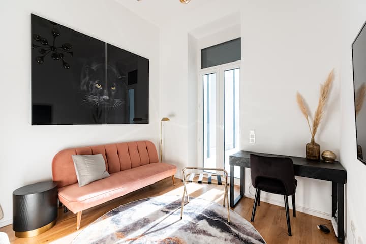 City Chic: Flat With Terrace And High Ceilings - Düsseldorf