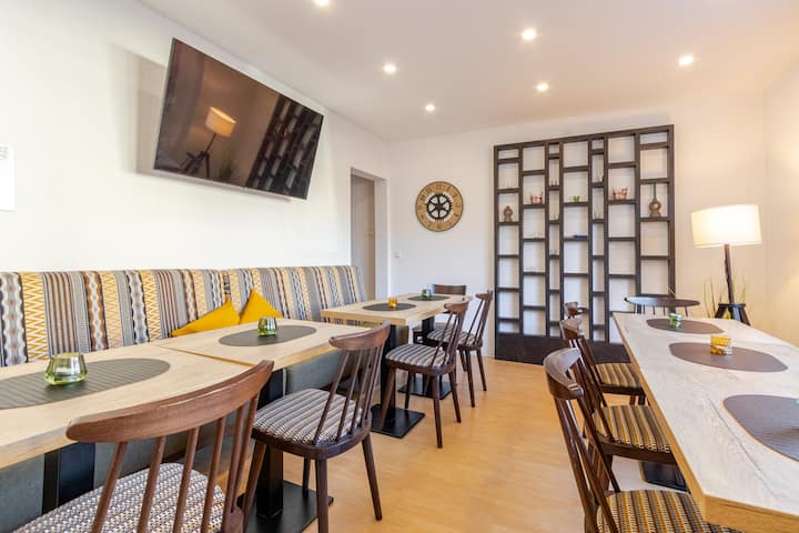 Townhaus: 8 Dz, Bis 24 Pers., Sauna, Wein & Hund - Coblence