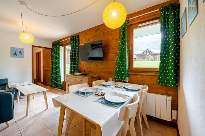 2 Bedroom Apartment; Shared Pool; Patio; Ski-bus - Samoëns